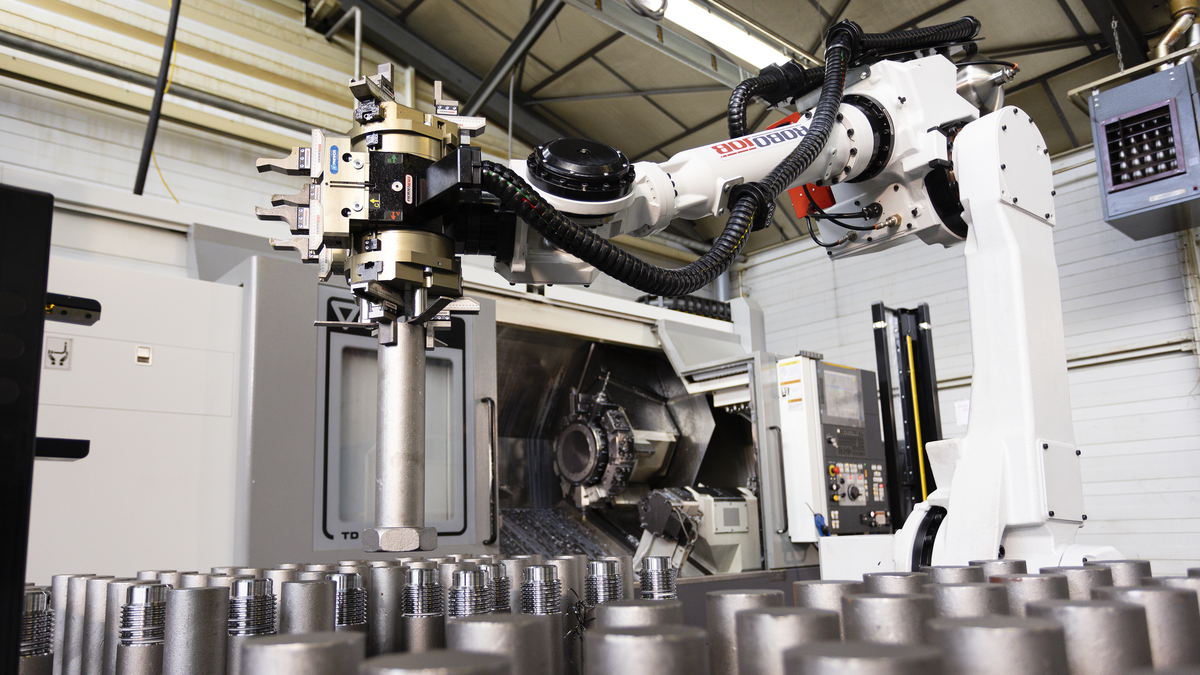 Why does every CNC machine deserve its own robot? - Robojob