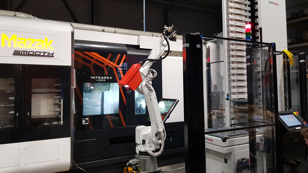 Automate your Mazak CNC machine - Robojob