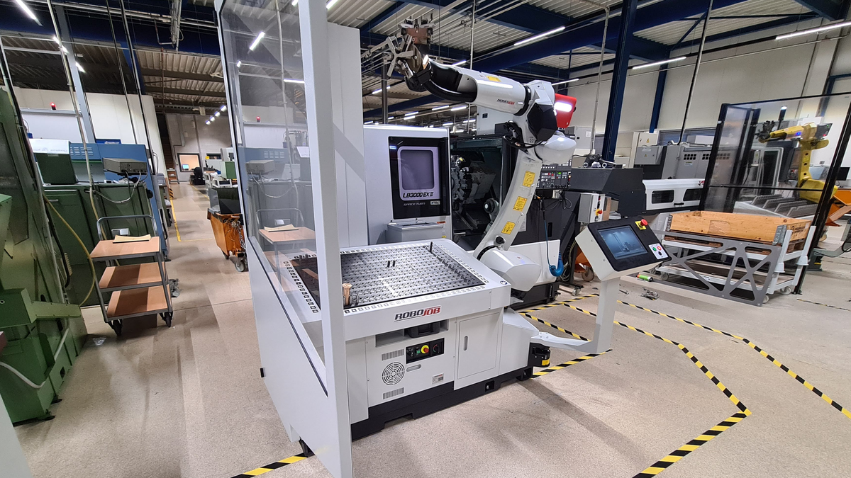 Automate your Okuma CNC machine - Robojob